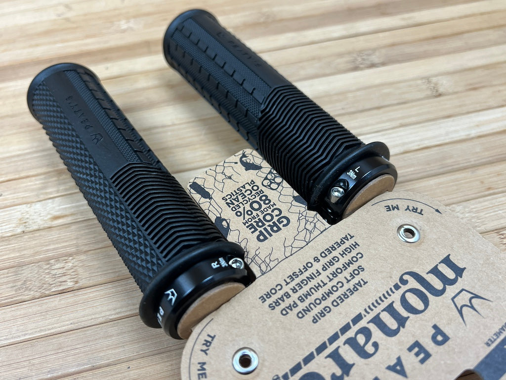 Peaty's Monarch Grip Knurl Thick Black Griffe schwarz – RTF Bikeparts