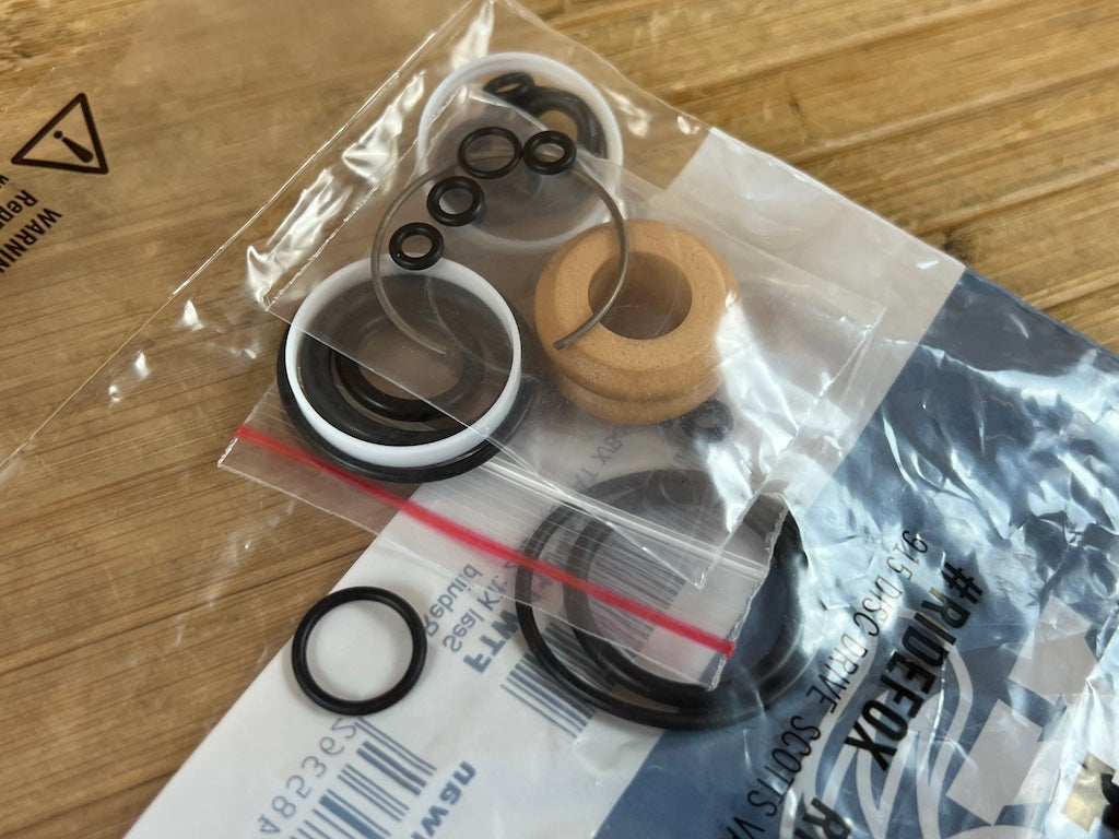 Fox Float X 2024 / Bomber Air Shock Rebuild / Dichtungen / Rebuild Kit ...