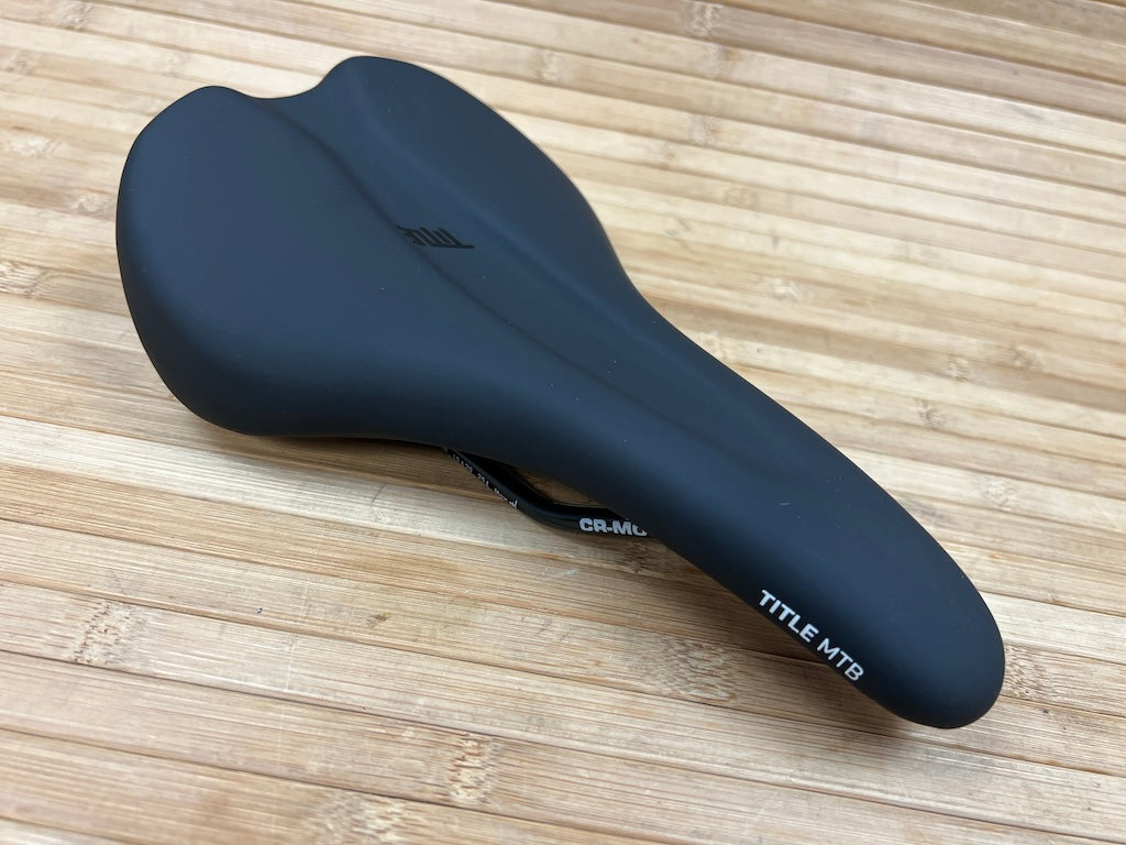 Title ES1 Enduro Sattel 145mm schwarz – RTF Bikeparts