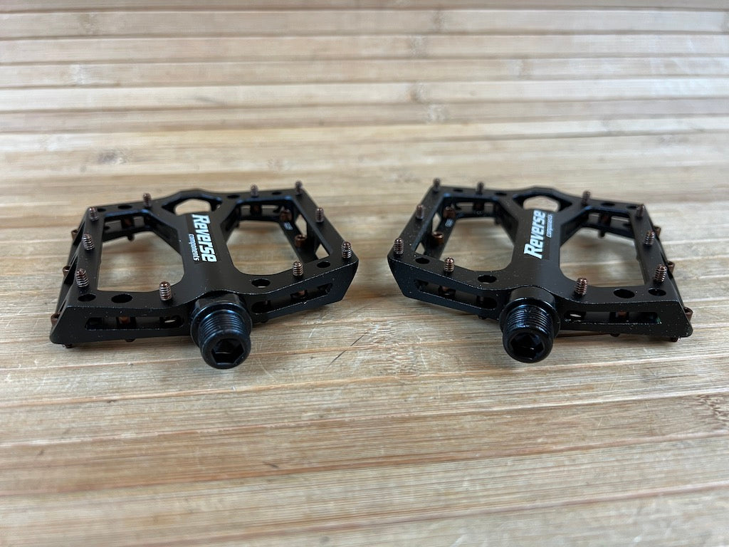 Reverse Components Black One Plattformpedale / Pedale schwarz/copper ...